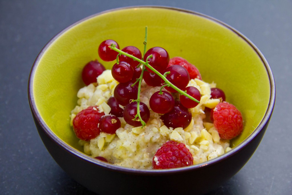 Riz au lait à la vanille, lait de coco et fruits rouges - [les ...